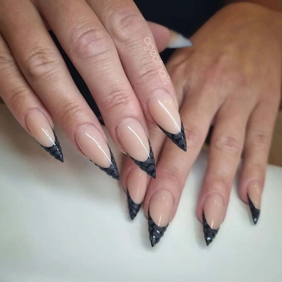 22 Trendiest Mob Wife Nail Designs That Scream Power and Glamour