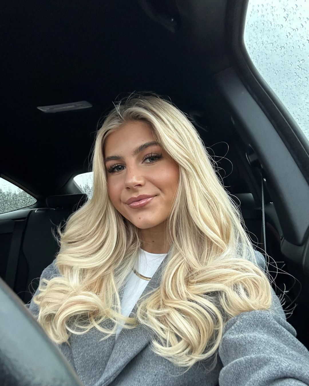 20 Ways To Rock Fluffy Hair With Confidence