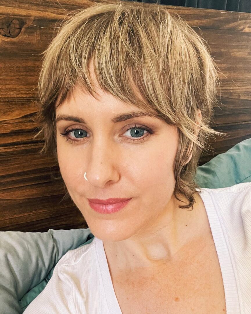 These 22 Long Pixie Cuts Scream Cool-Girl Chic