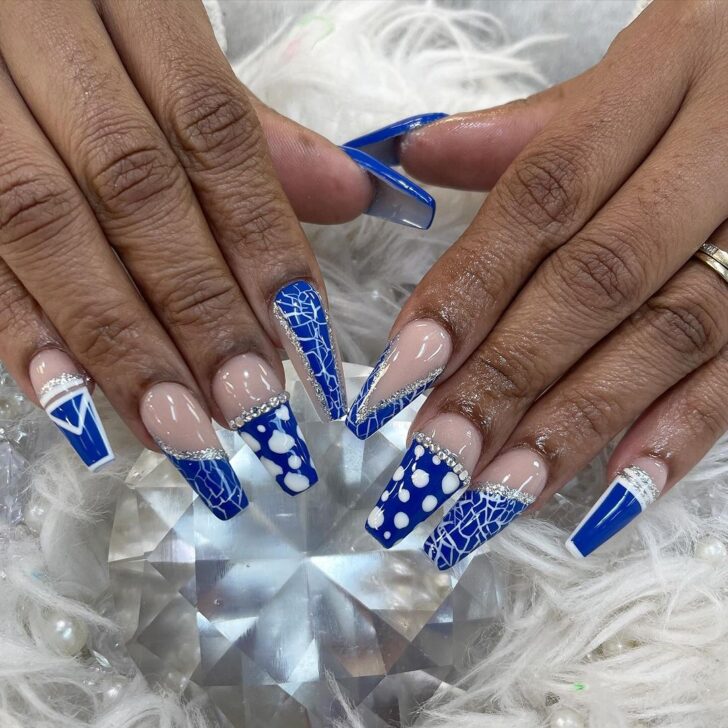 22 Fun Blue Nails That Will Level Up Your Manicure