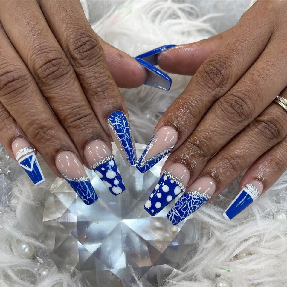 22 Fun Blue Nails That Will Level Up Your Manicure