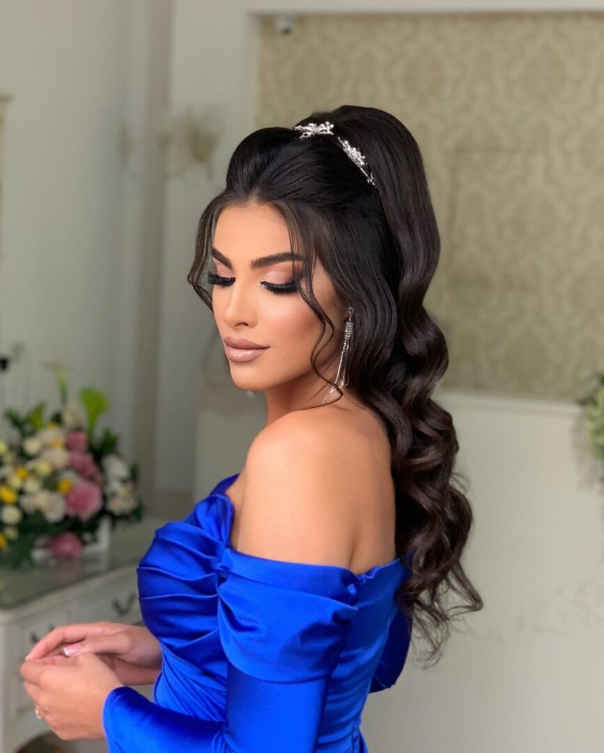 20 Stunning Prom Makeup Looks For Every Shade Of Blue Dress