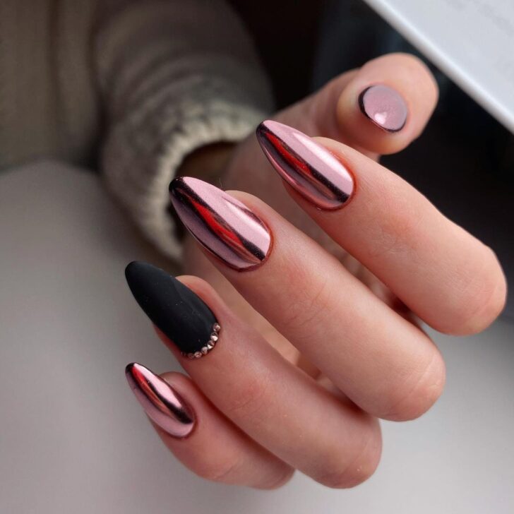 Top 22 Metallic Nail Art Trends That Are A Must-Try