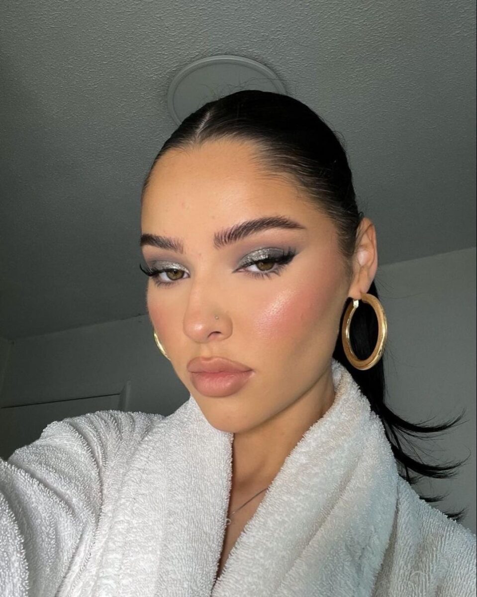 20 Silver Makeup Looks For Prom To Bookmark For Your Big Night
