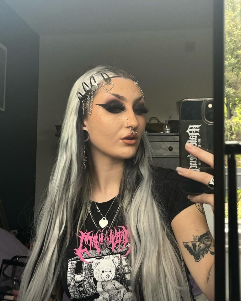 Emo Y2K Makeup Is Having A Comeback And You Can't Miss It