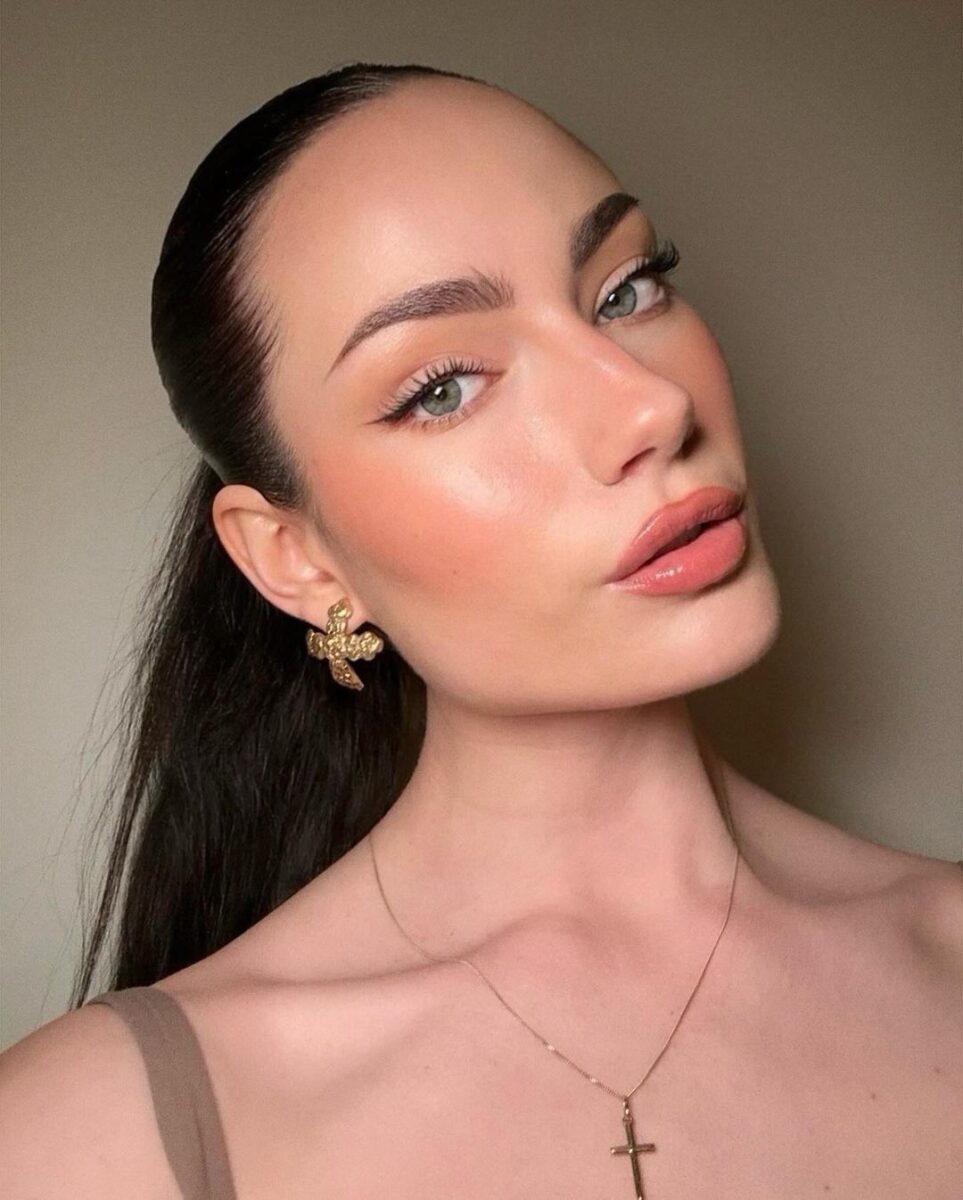 Celebs Are Obsessed With These Natural Makeup Looks