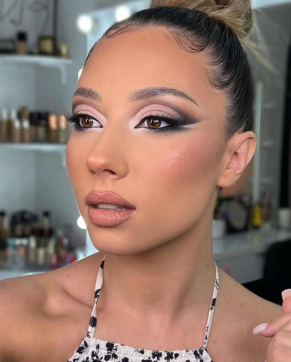 22 Insta Worthy Prom Make Up Looks To See Out High School In Style
