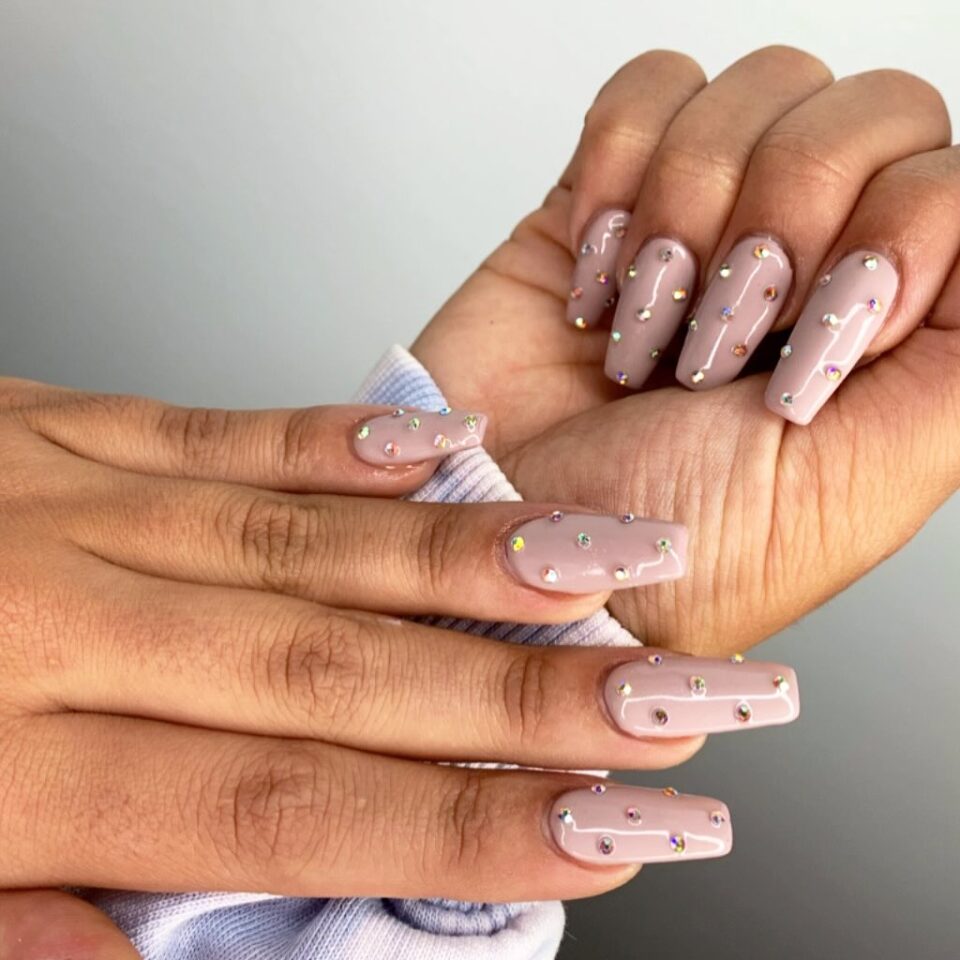 20 Ways To Slay The Pink Gem Nail Trend Everyone's Talking About ...