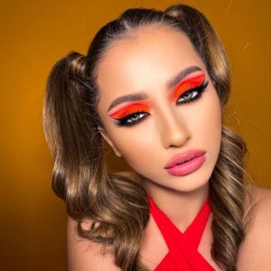 20 New Ways To Upgrade Classic Red Prom Makeup