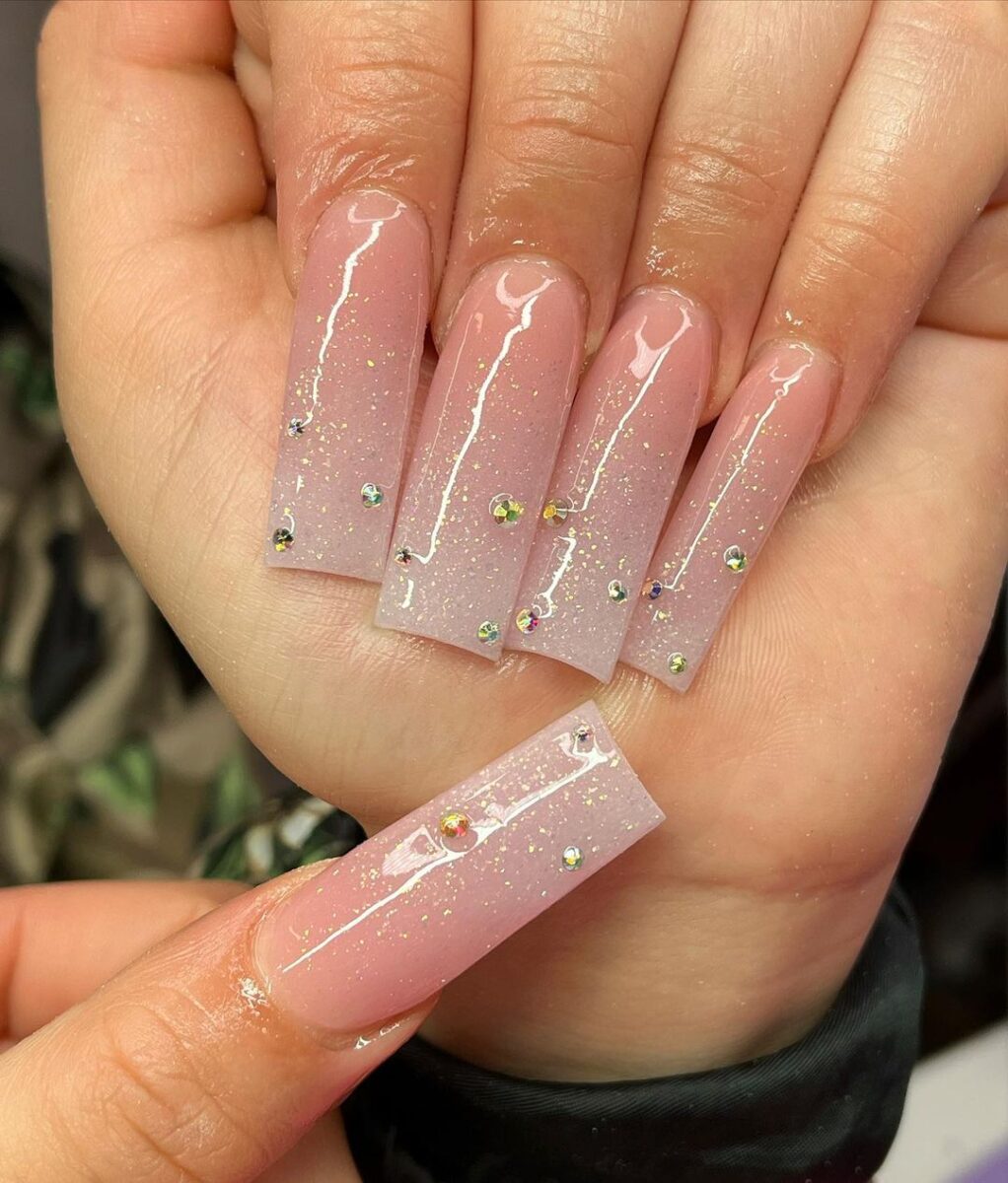 20 Ways To Slay The Pink Gem Nail Trend Everyone's Talking About ...