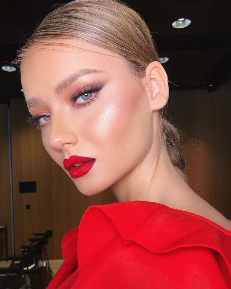 20 New Ways To Upgrade Classic Red Prom Makeup