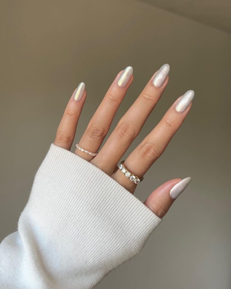 These White Nails Will Put A Fresh Spin On The Classic Nail Art