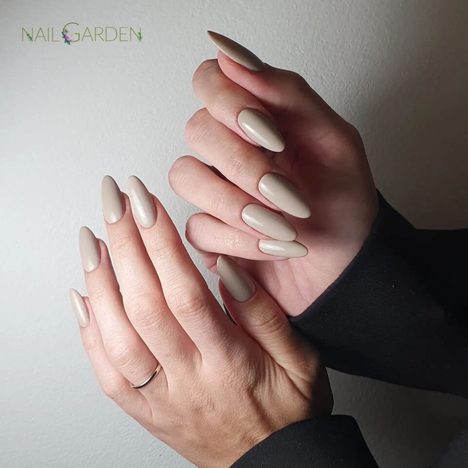 23 Most Elegant Neutral Nails That Will Never Go Out Of Style
