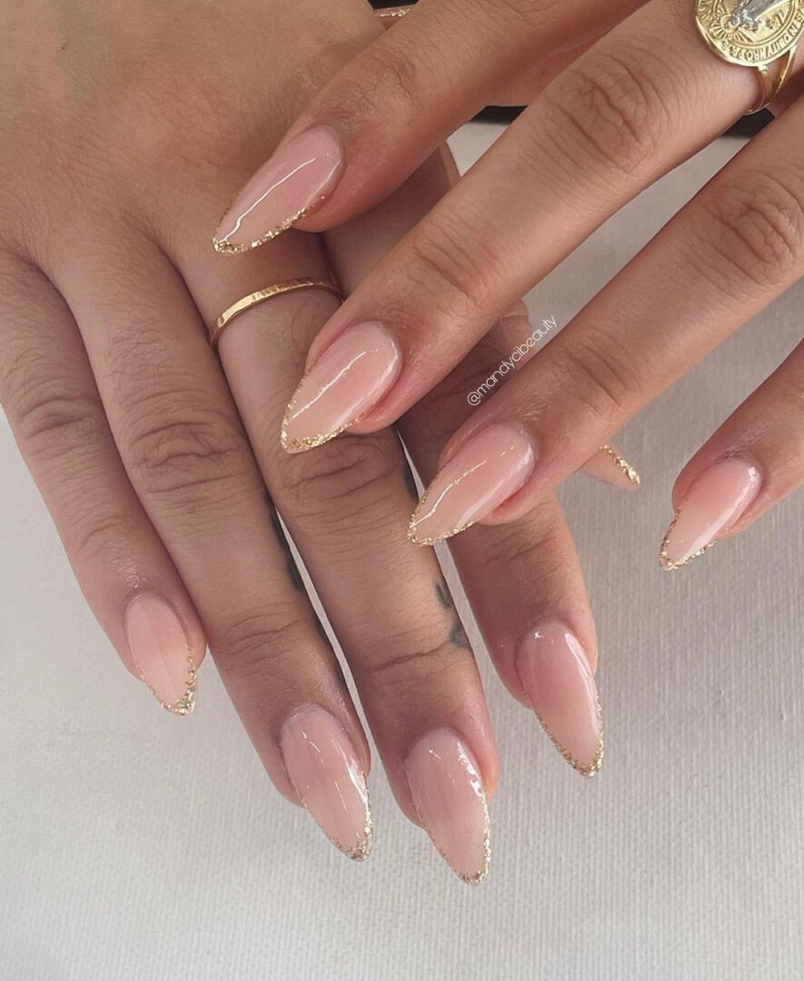 21 Simple Nails For The Minimalistic Chic Manicure