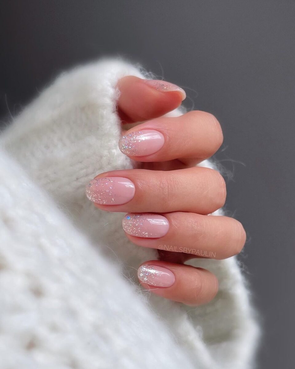 21 Simple Nails For The Minimalistic Chic Manicure
