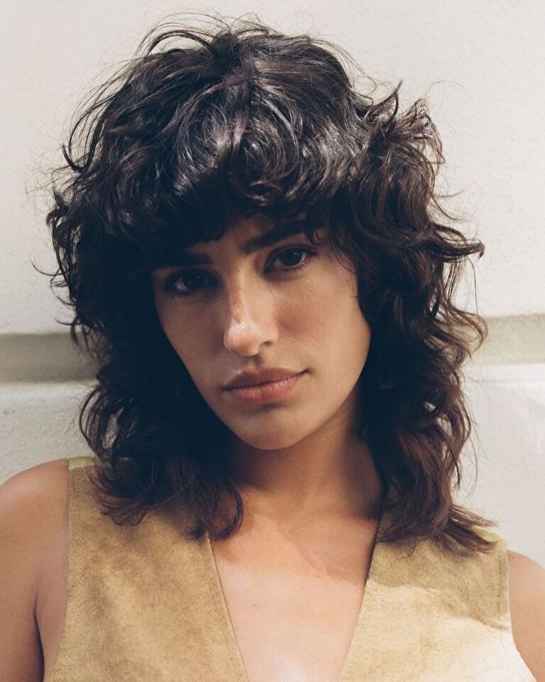 29 Effortlessly Chic Shag Haircut Ideas For Women To Rock In 2025