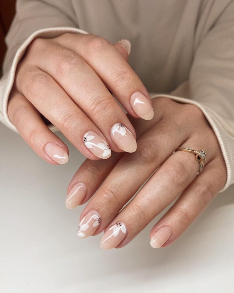 23 Most Elegant Neutral Nails That Will Never Go Out Of Style