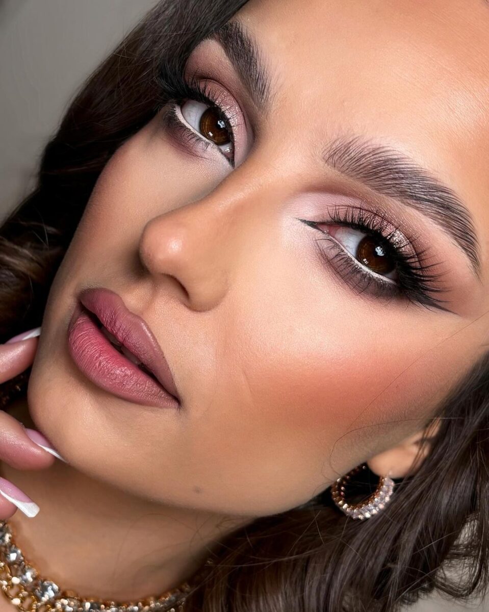 Enhance Your Beauty With These 20 Rose Gold Makeup Looks