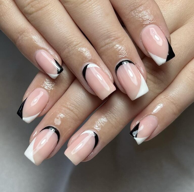 21 Simple Nails For The Minimalistic Chic Manicure
