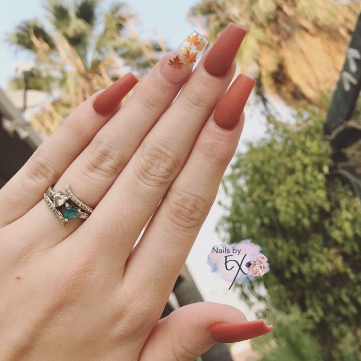 21 Simple Nails For The Minimalistic Chic Manicure