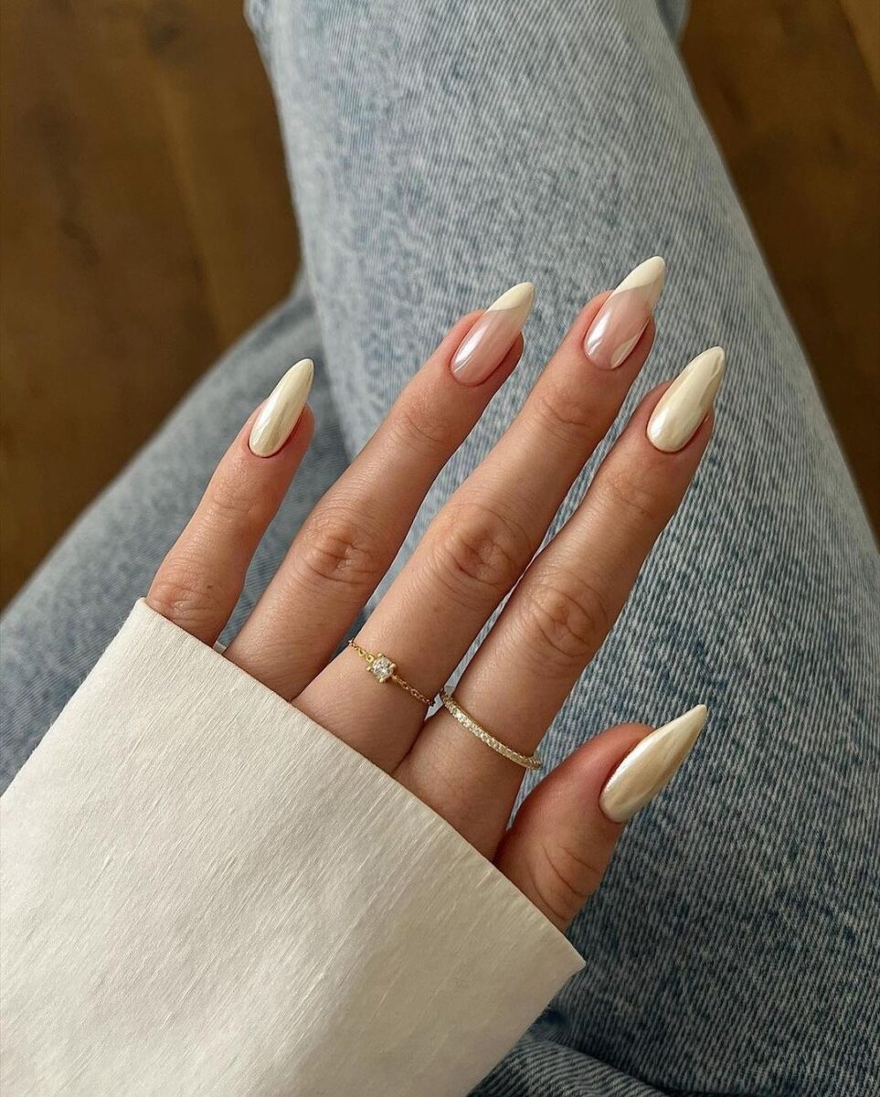 21 Simple Nails For The Minimalistic Chic Manicure