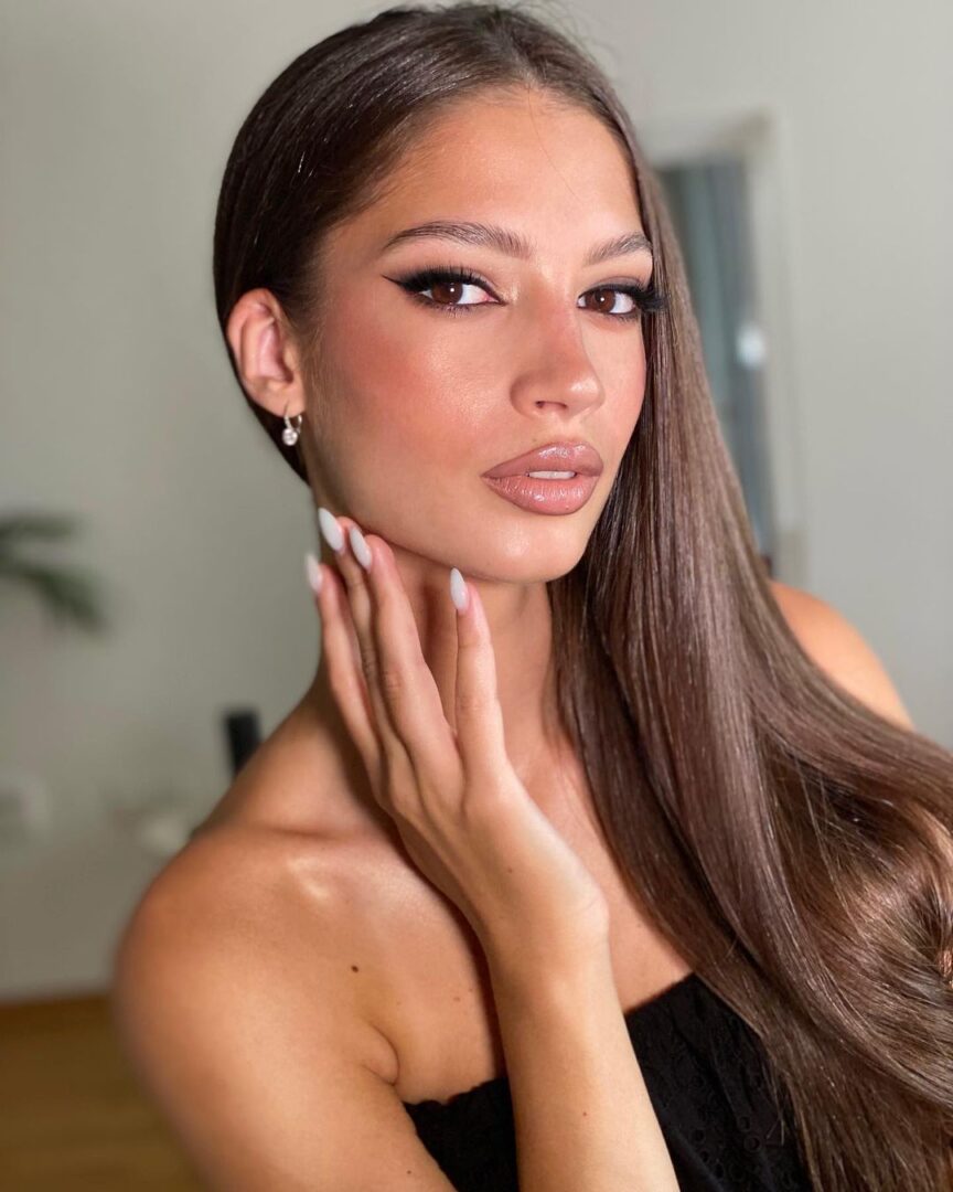 Why Is Everybody Suddenly Talking About These 20 Trendy Makeup Looks?