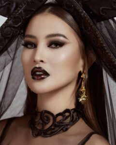 20 Dark And Enchanting Clean Goth Makeup Ideas That Are Anything But Boring