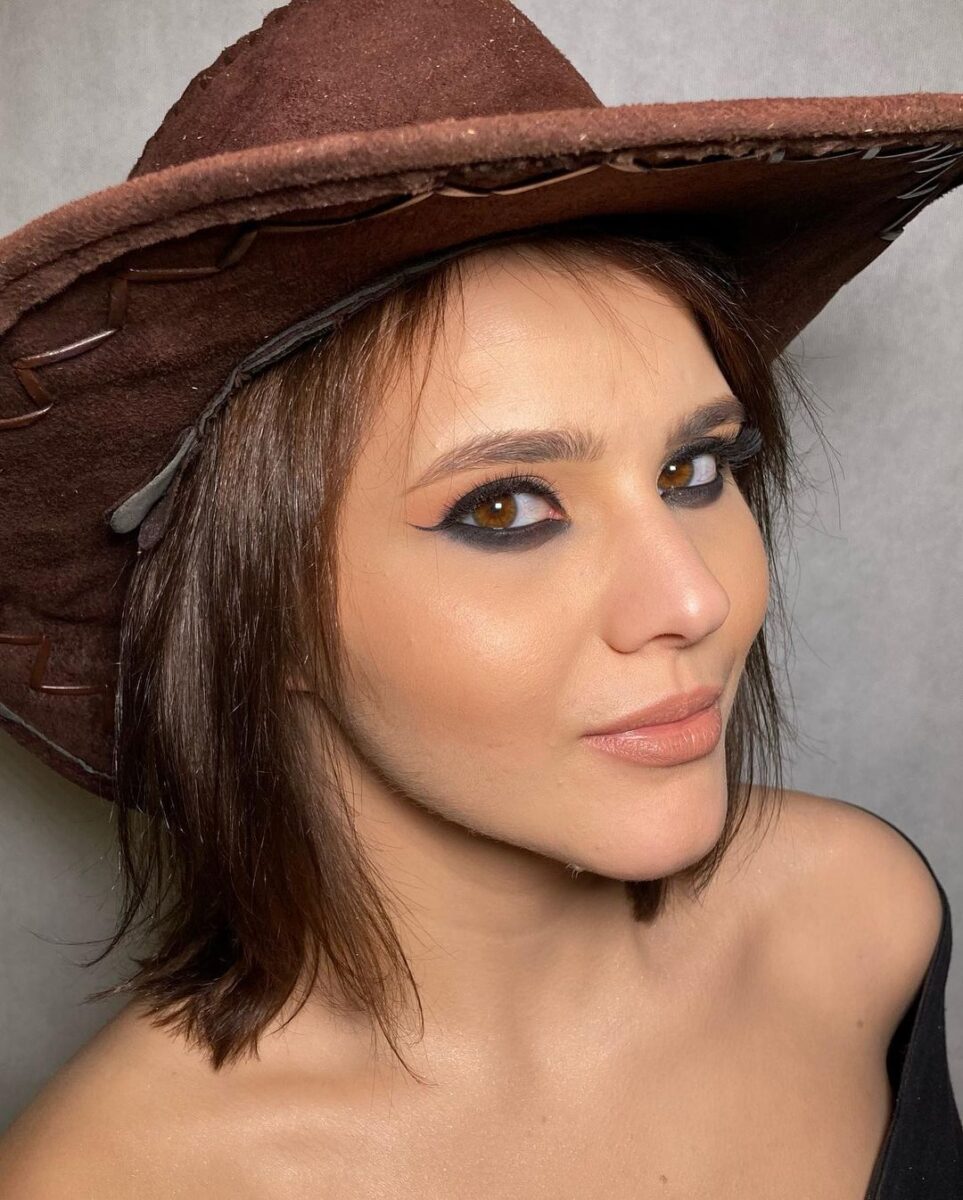 Why Is Everybody Suddenly Talking About These 20 Trendy Makeup Looks?