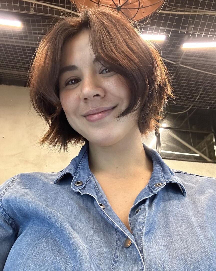 22 Reinvented Mom Cut Styles That Are Not Boring