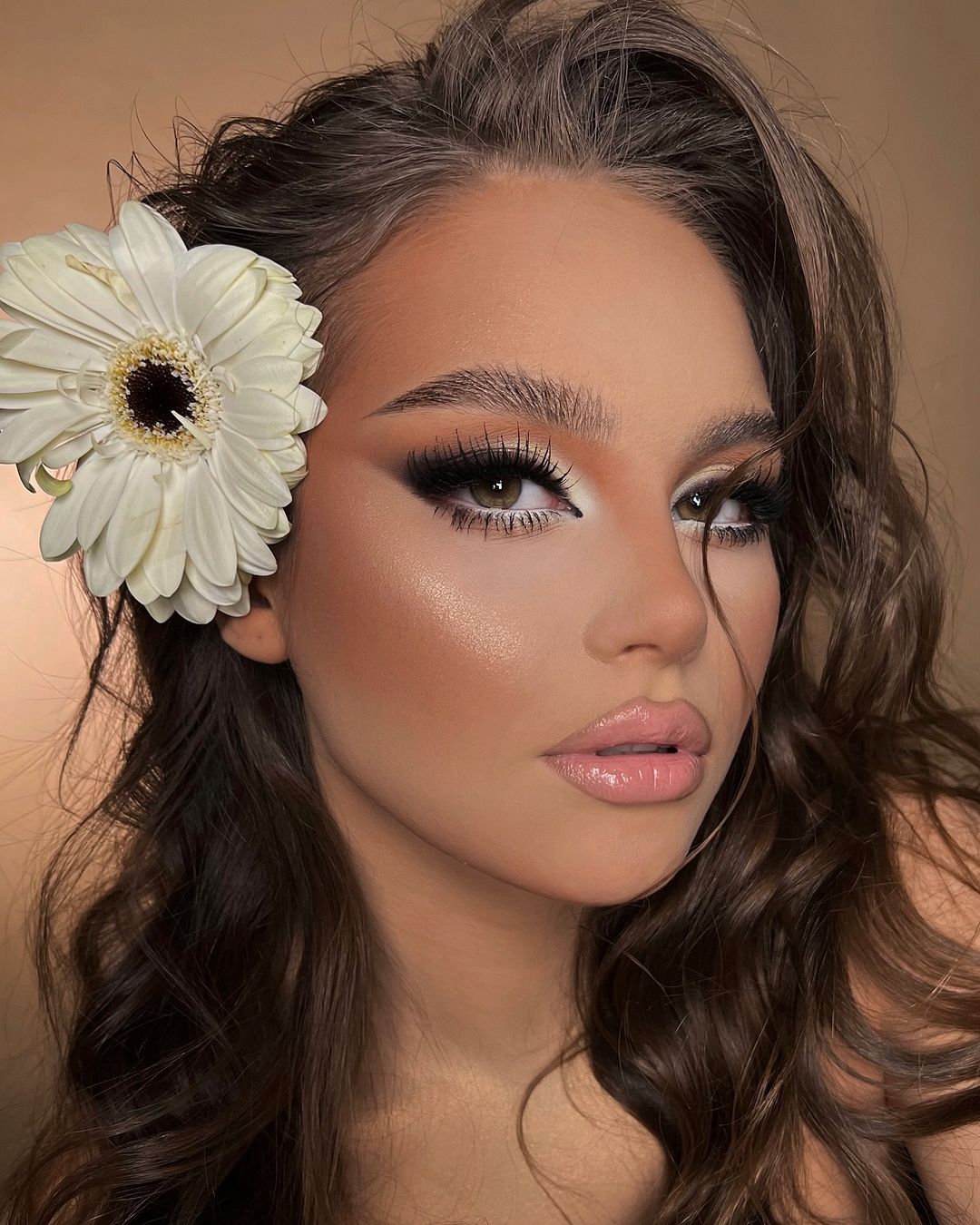 Why Is Everybody Suddenly Talking About These 20 Trendy Makeup Looks?