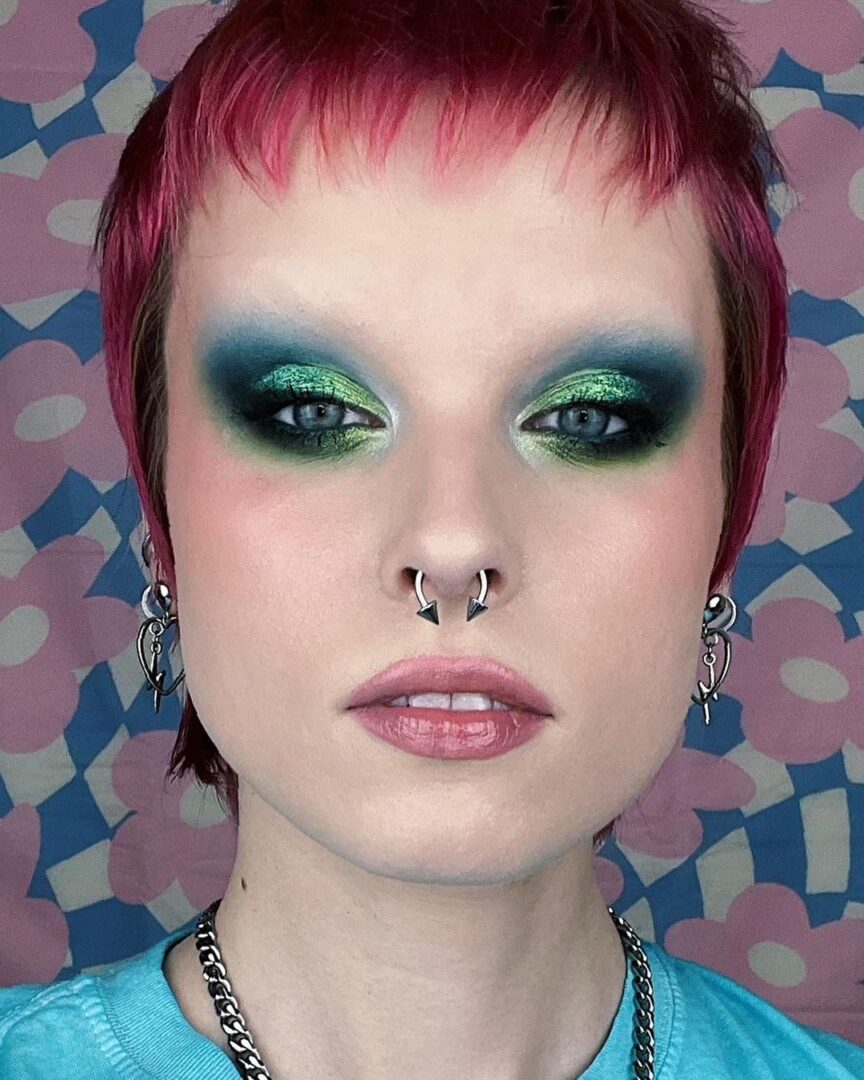 20 Dark And Enchanting Clean Goth Makeup Ideas That Are Anything But Boring