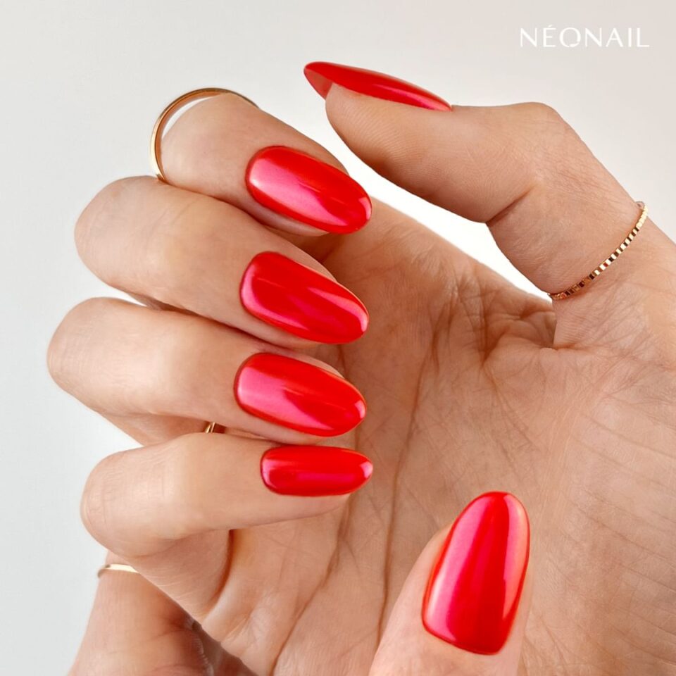 Hailey Bieber Glazed Donut Nails Are Tipped To Be The Most Viral Mani ...