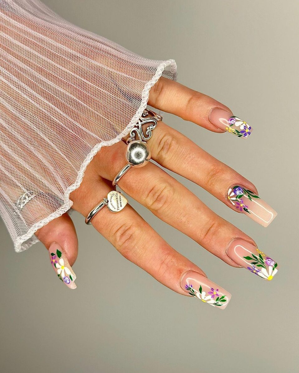 22 Fresh Trendy Spring Nails You'll Want To Copy This Season