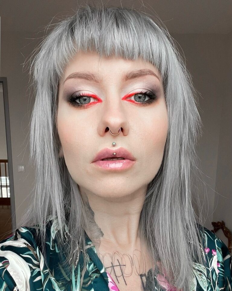 25 Red Glam Makeup Looks That Will Make Everyone Stop And Stare