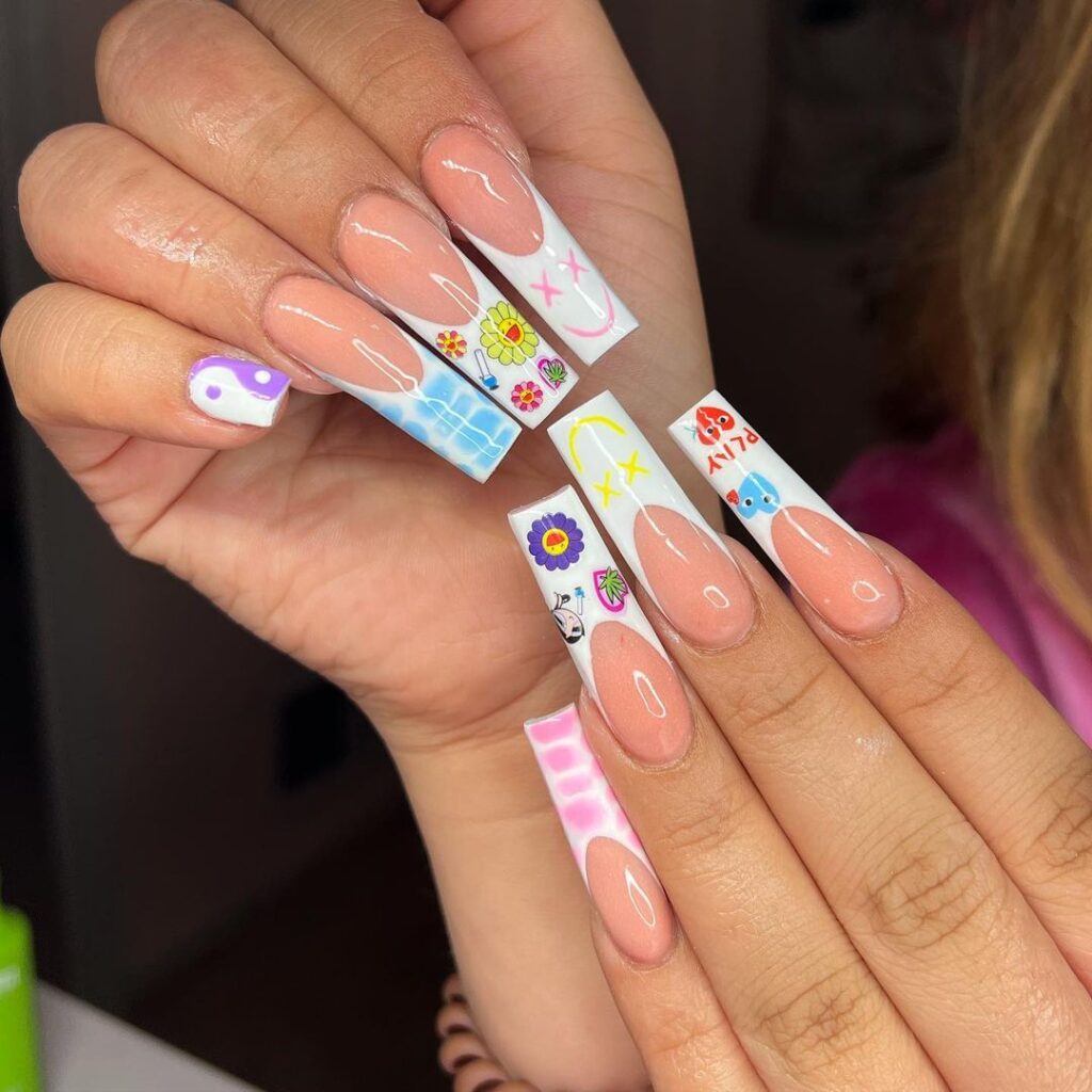 Say Oui To These 25 French Tip Acrylic Nails Ideas