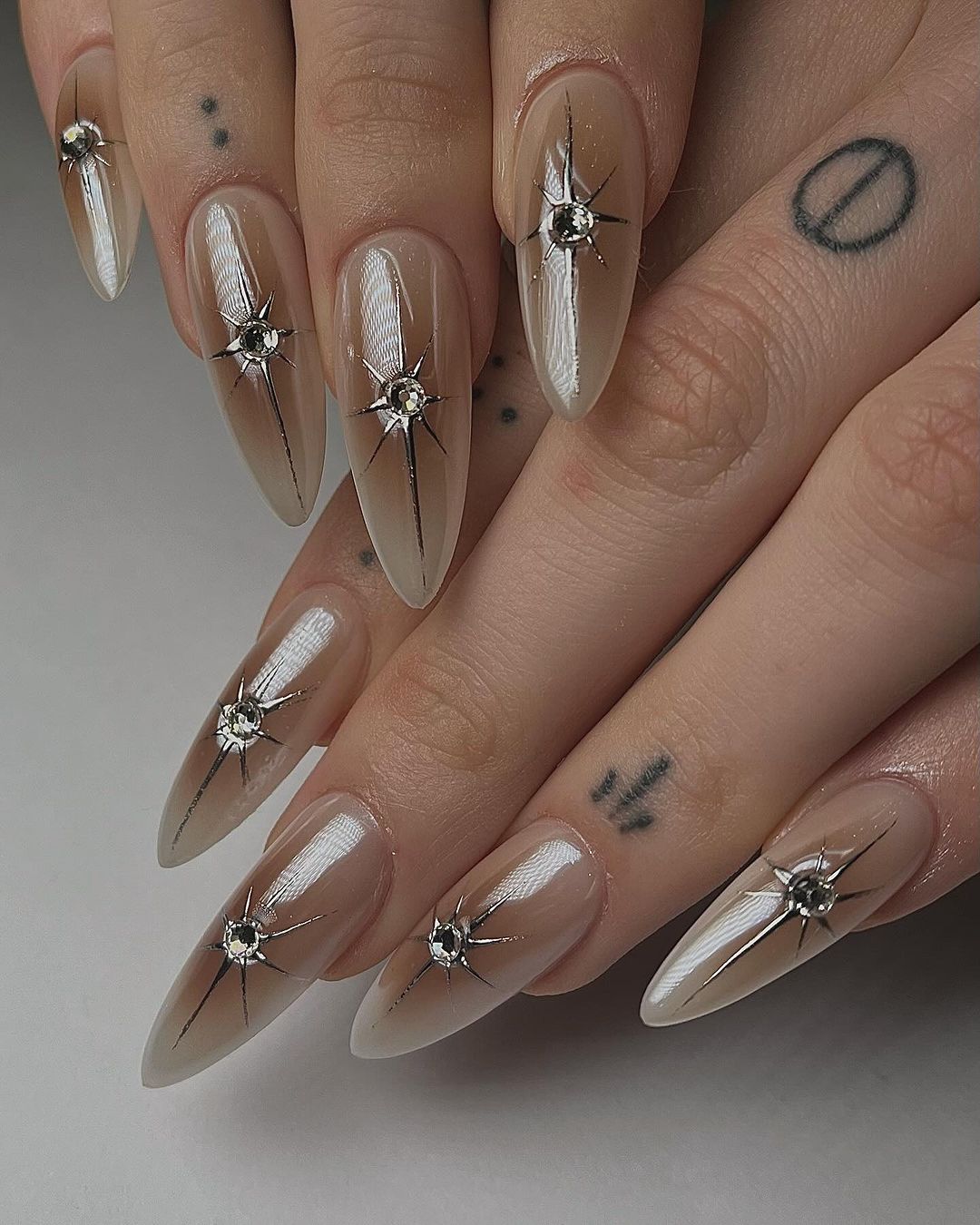 17 Greek Goddess Nails For A Mythical Glamorous Mani