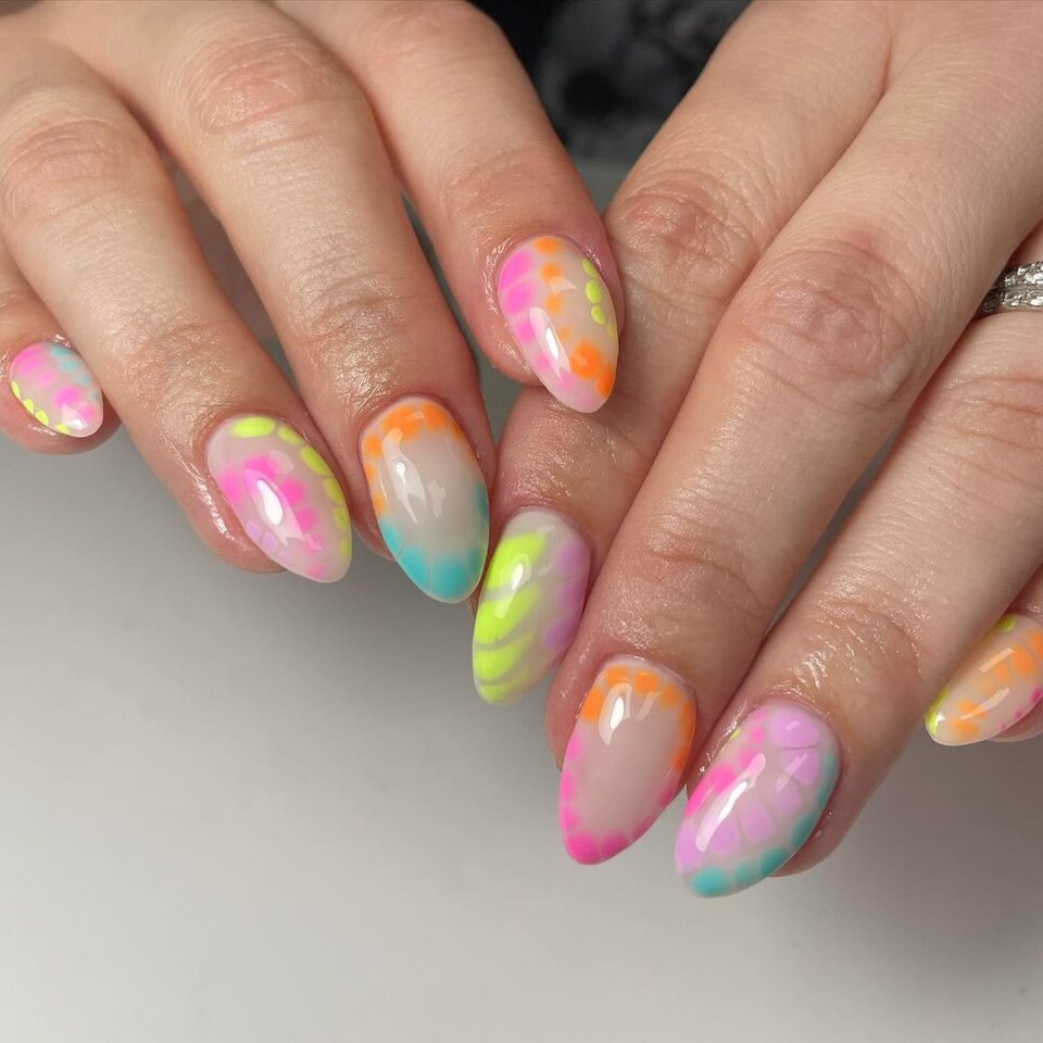 Heat Up Your Look With These 23 Vibrant Summer Nails