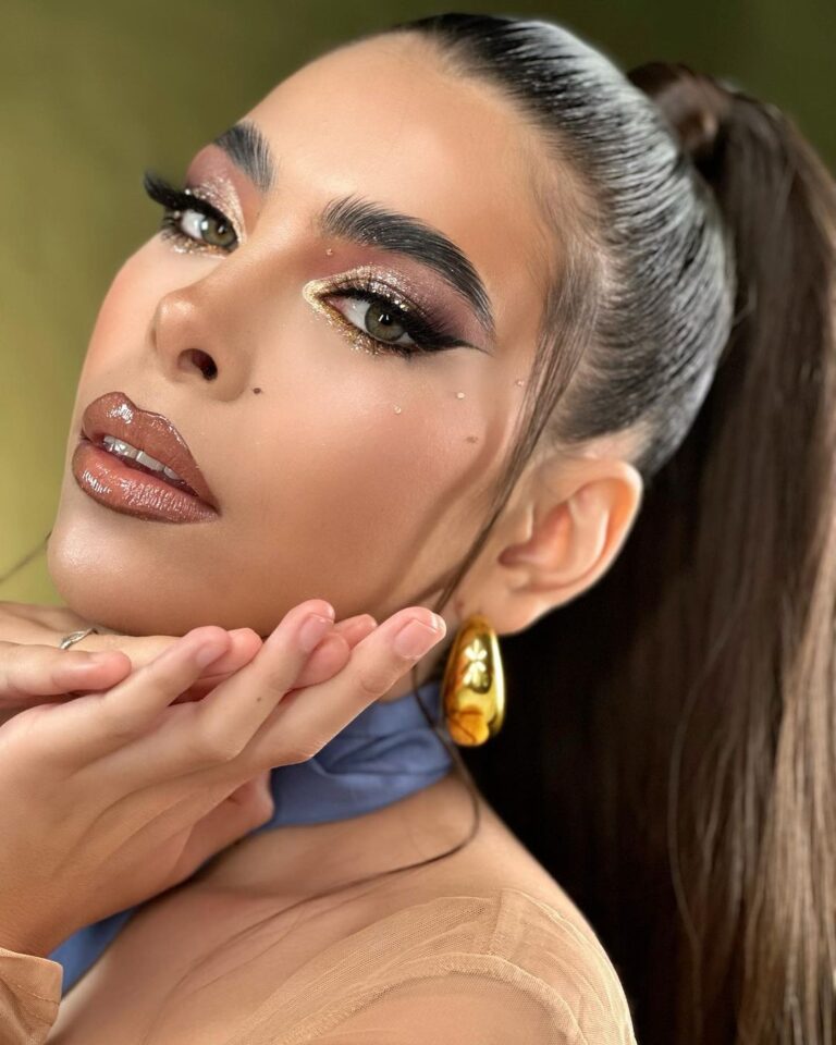 20 Gold Prom Makeup Looks That Boast Glamour And Elegance