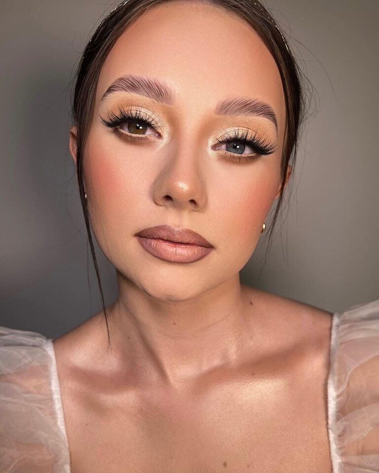 20 Gold Prom Makeup Looks That Boast Glamour And Elegance