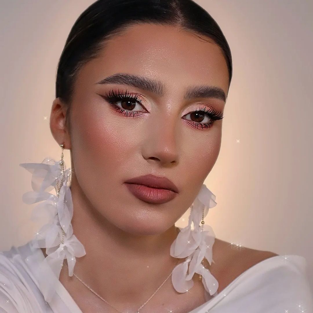 19 Angelic Makeup Look Ideas To Illuminate Your Beauty