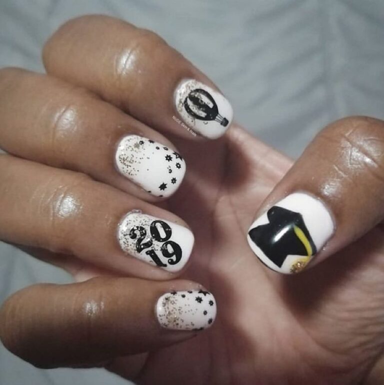 22 Graduation Nails For A Picture-Perfect Finish Of This Milestone