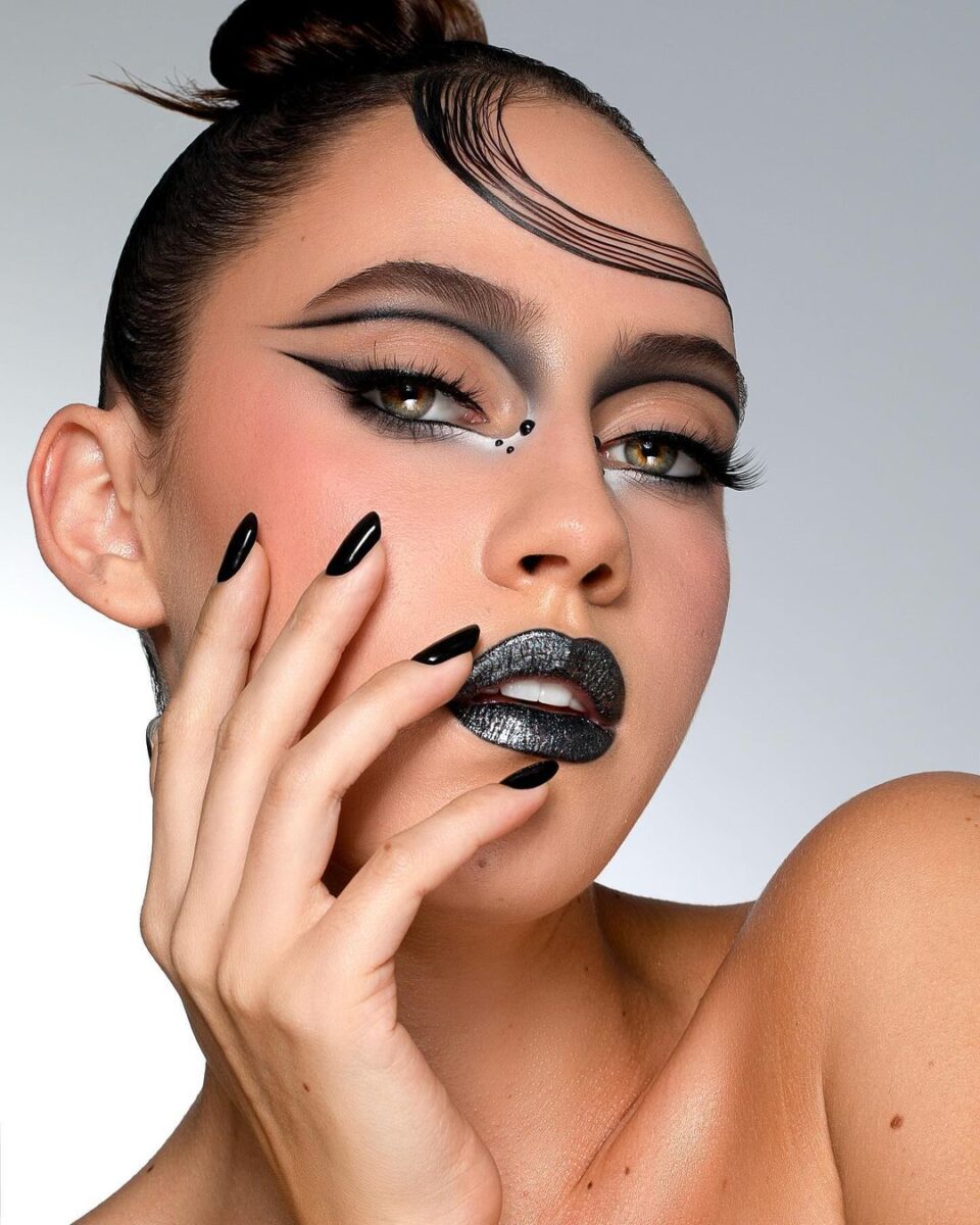 These 20 Unique Makeup Looks Are Worth The Hype