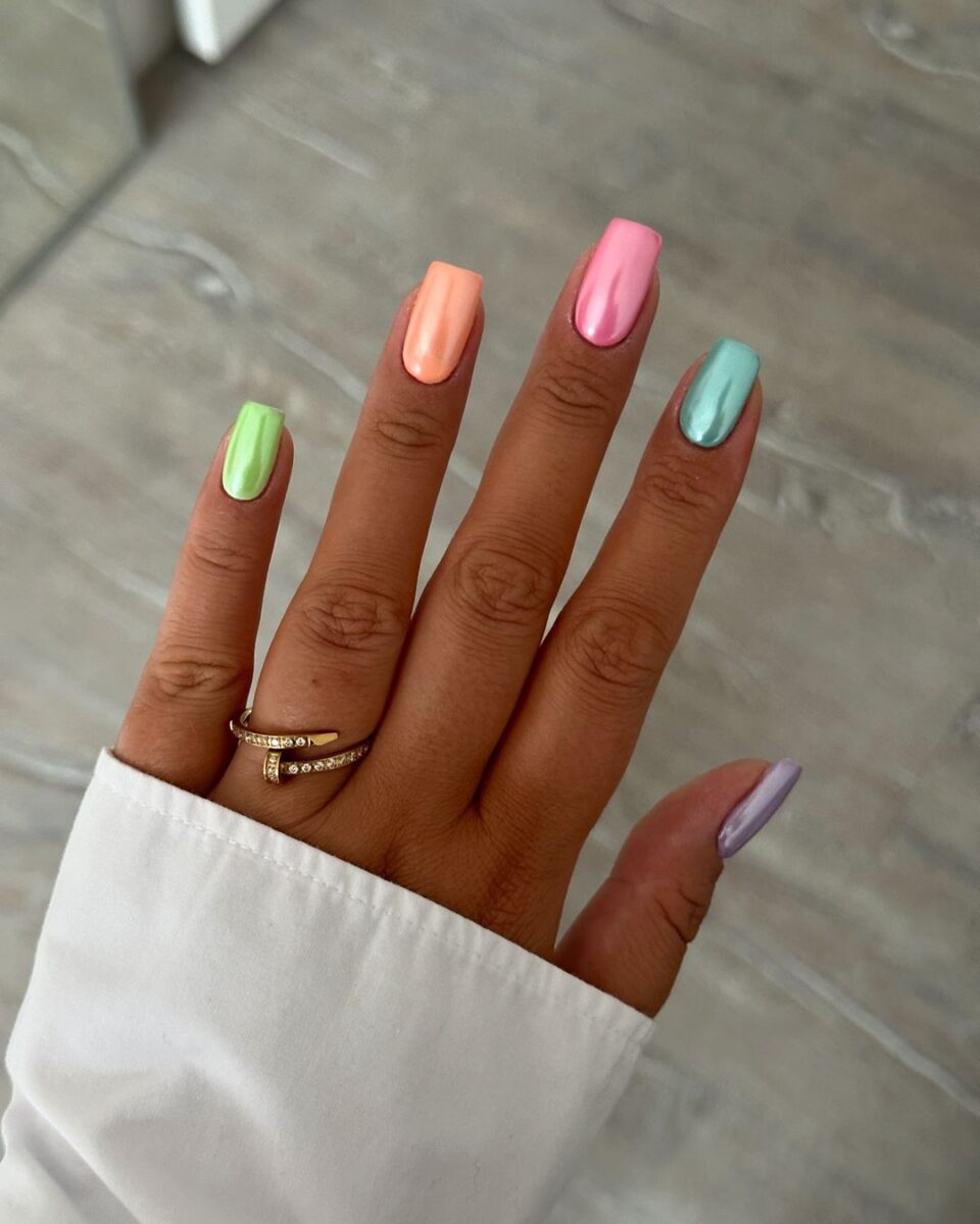 20 Bright And Summery June Nails That'll Bring The Heat