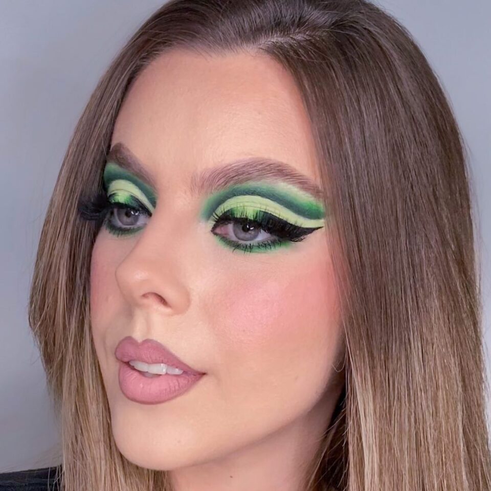 These 20 Emerald Green Prom Makeup Ideas Will Unlock Your Glam Look