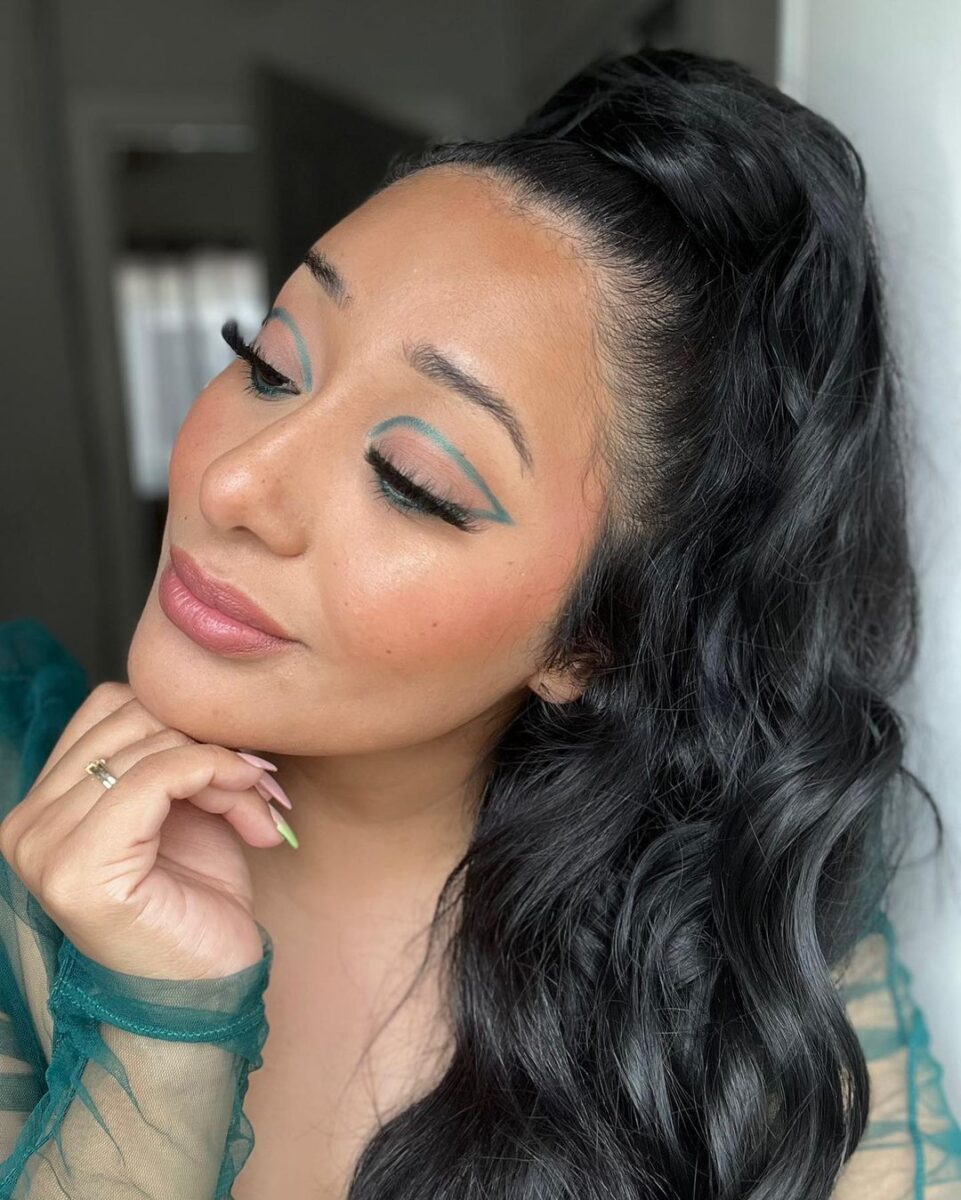 These 20 Emerald Green Prom Makeup Ideas Will Unlock Your Glam Look