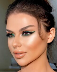 These 20 Emerald Green Prom Makeup Ideas Will Unlock Your Glam Look