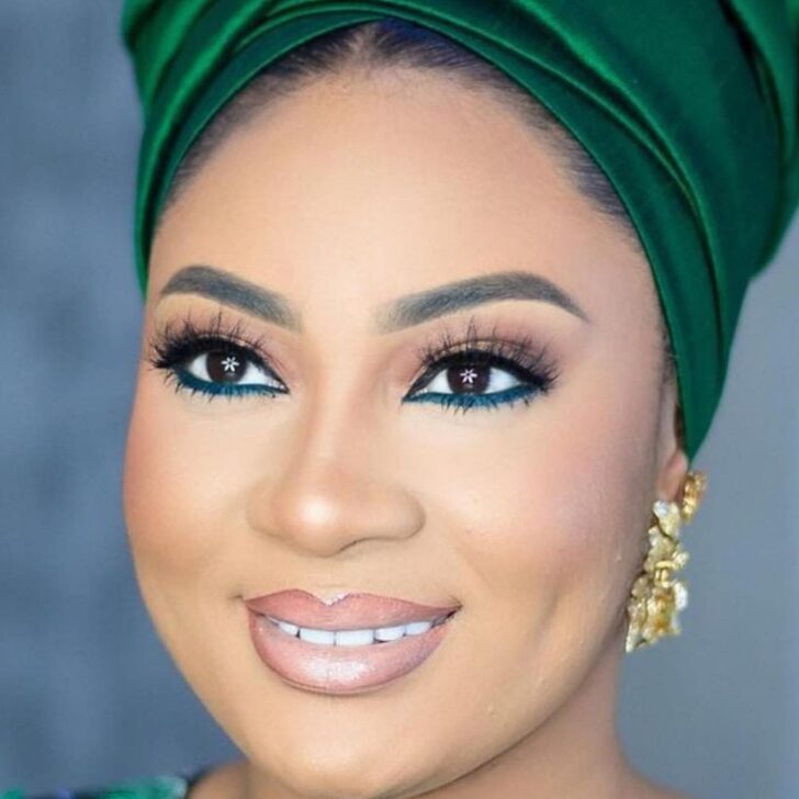 These 20 Emerald Green Prom Makeup Ideas Will Unlock Your Glam Look