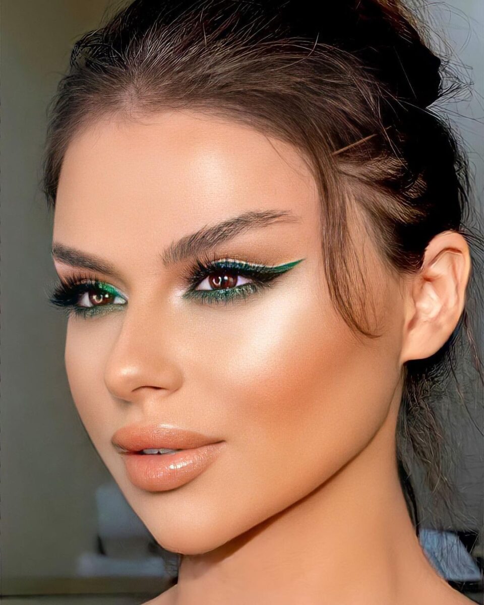 These 20 Emerald Green Prom Makeup Ideas Will Unlock Your Glam Look