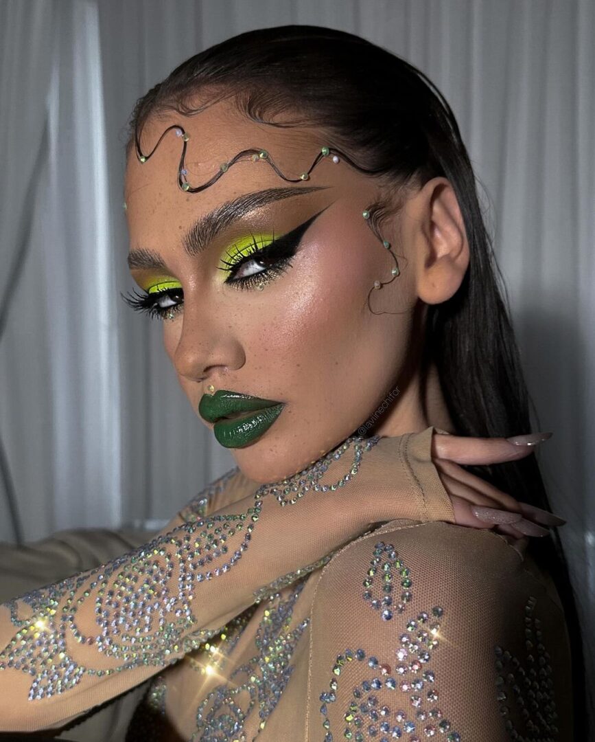 These 20 Emerald Green Prom Makeup Ideas Will Unlock Your Glam Look