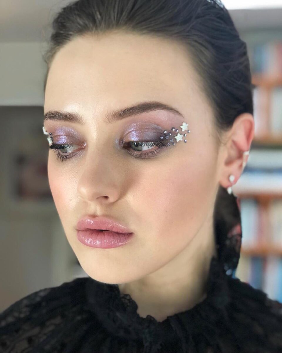 23 Dazzling Ideas For Eye Makeup With Gems